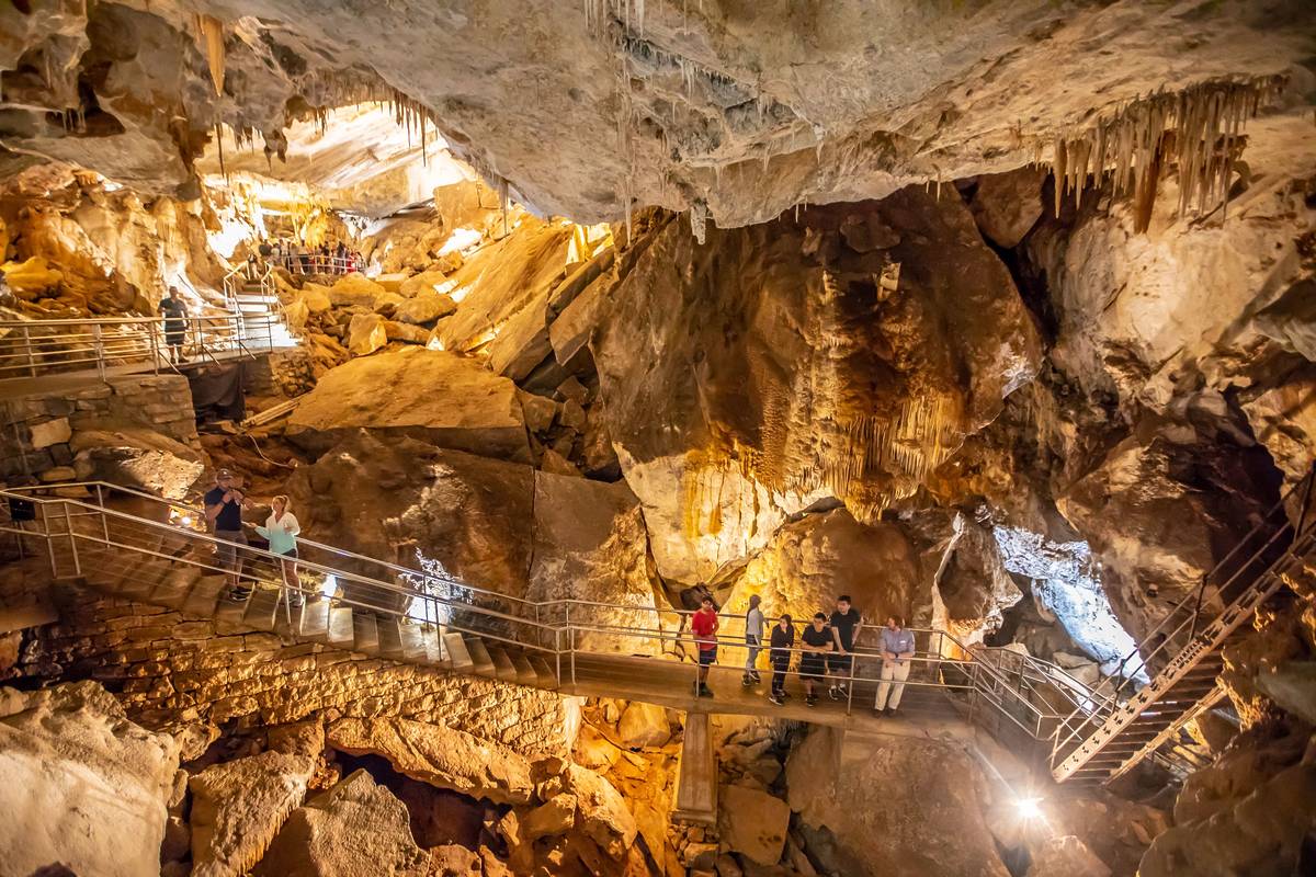 6 Of The Most Spectacular Caves To Explore In NSW - Secret Sydney