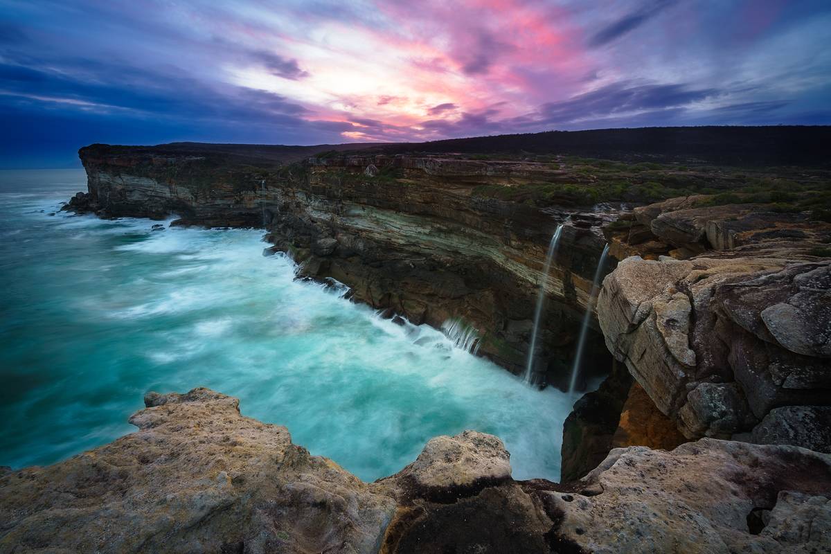 This Fascinating Waterfall Just An Hour's Drive From Sydney Drops ...