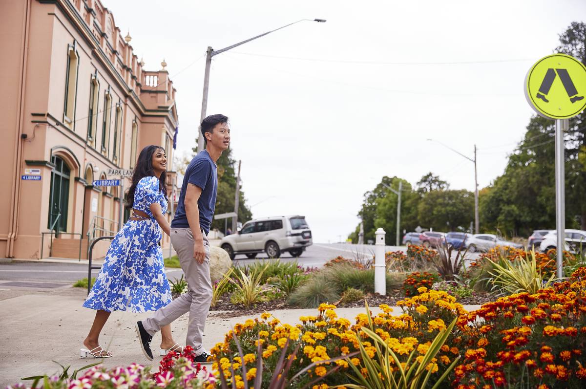 This Charming Town Just 3 Hours From Sydney Has Vibrant Streetscapes, Cosy Bakeries And Gold ...