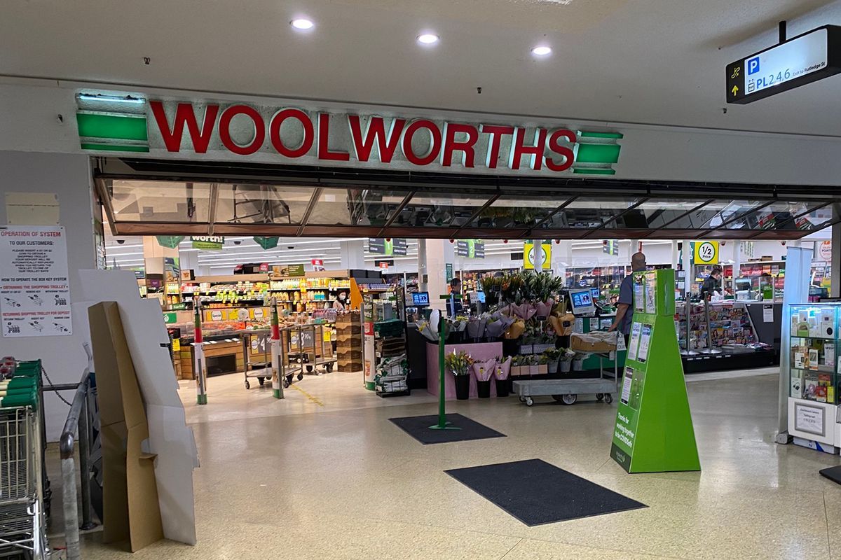 This Retro Woolies Store In Sydney Is Stuck In The 90s