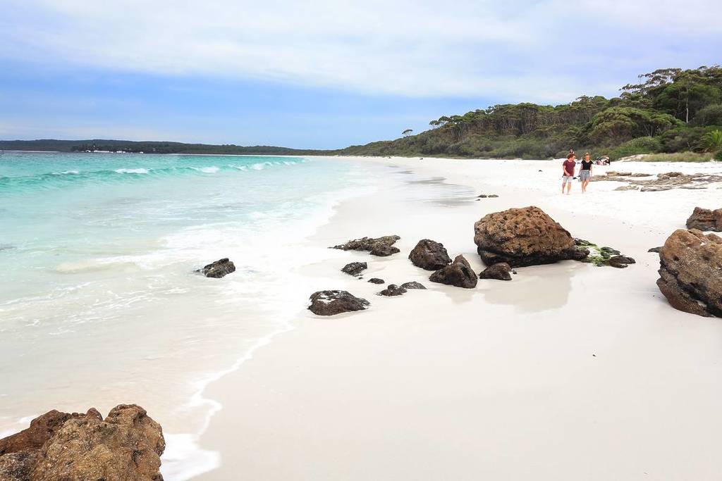 This Stunning Beach In NSW Looks Straight Out of the Maldives – With ...