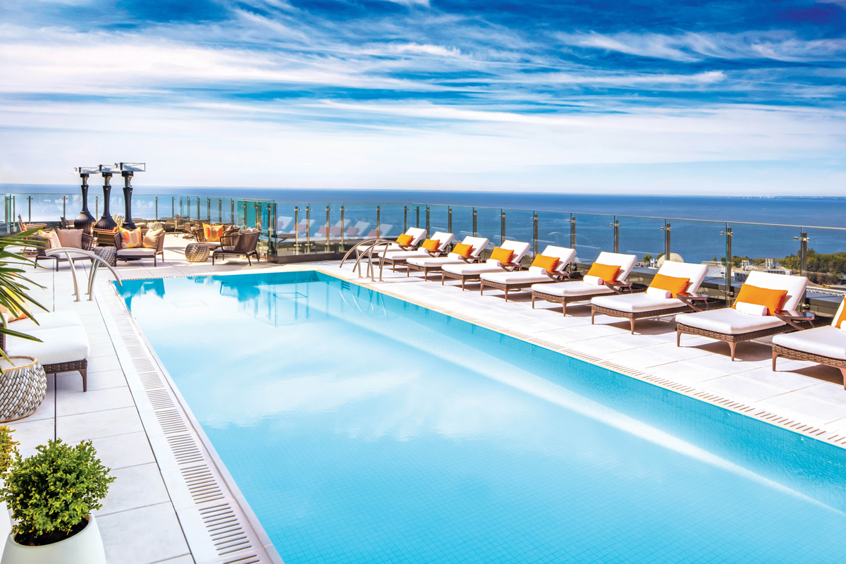 6 Stunning Rooftop Pools In Toronto To Cool Off At This Summer