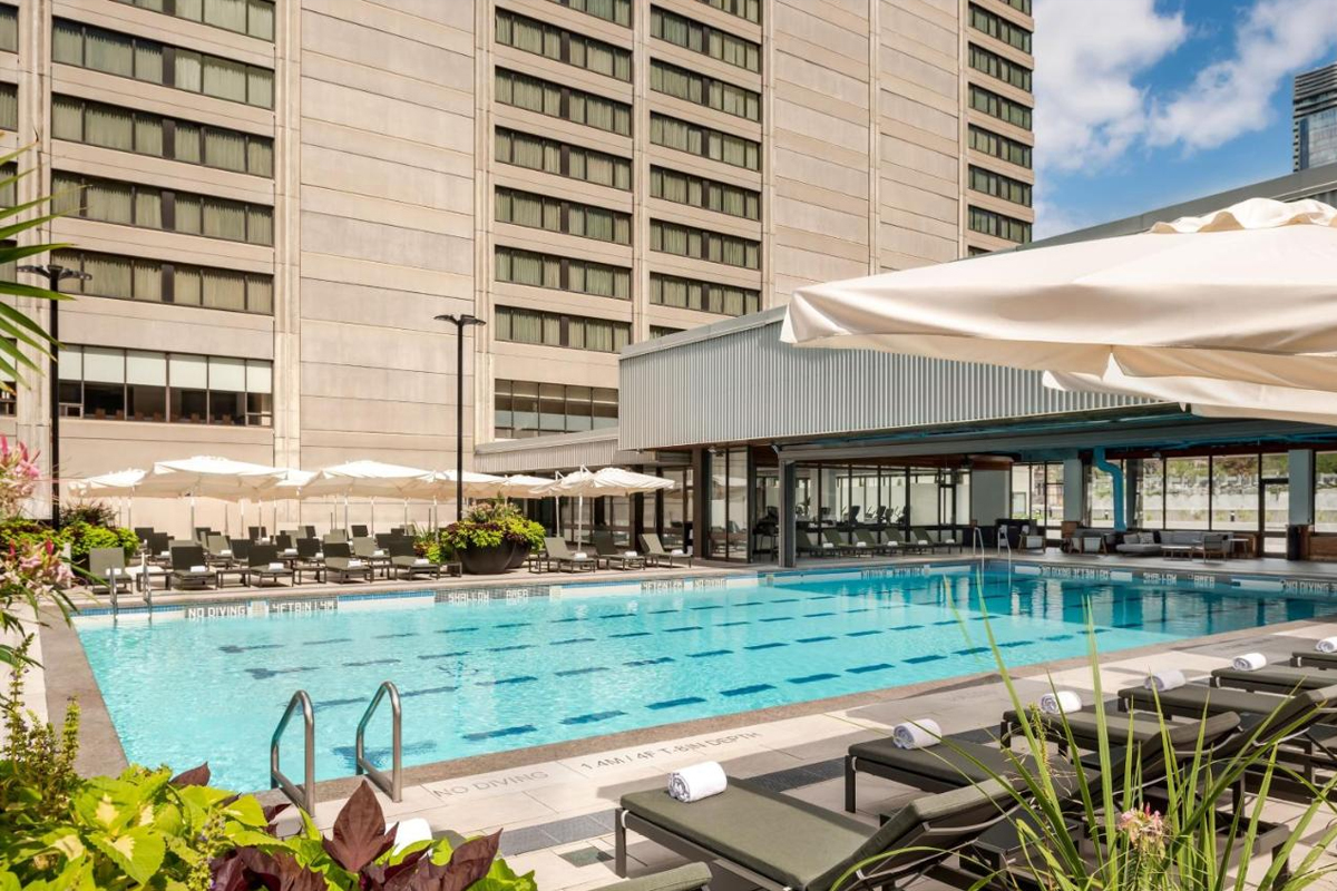 6 Stunning Rooftop Pools In Toronto To Cool Off At This Summer