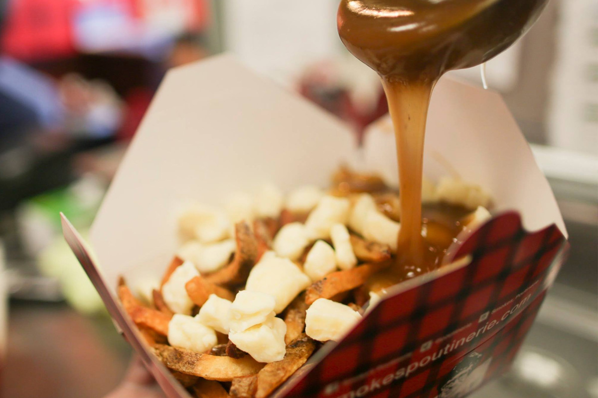 Un festival de poutine gratuit envahit le centre-ville de Toronto ce ...