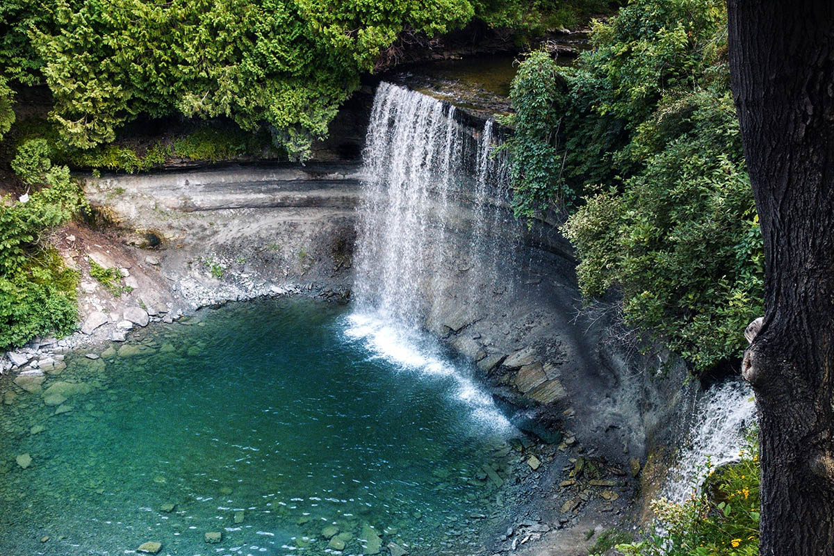 This Magical Island Is Ontario's "Best Kept Secret" And You Swim Under ...