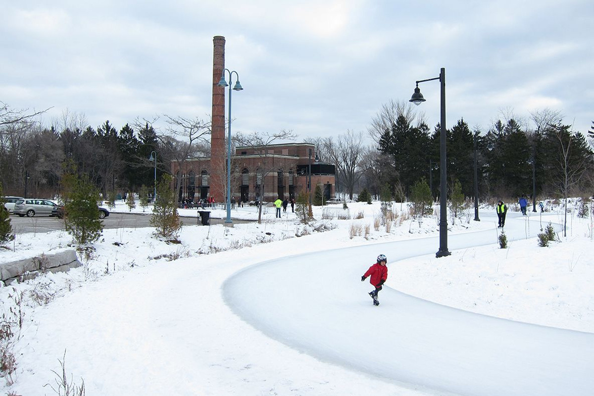 This Stunning Waterfront Skating Trail In Toronto Winds Through Snowy ...