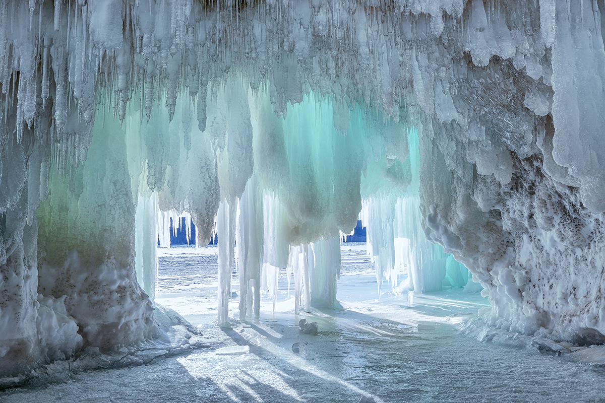 These Stunning Ice Caves In Northern Ontario Are A Once-In-A-Lifetime ...