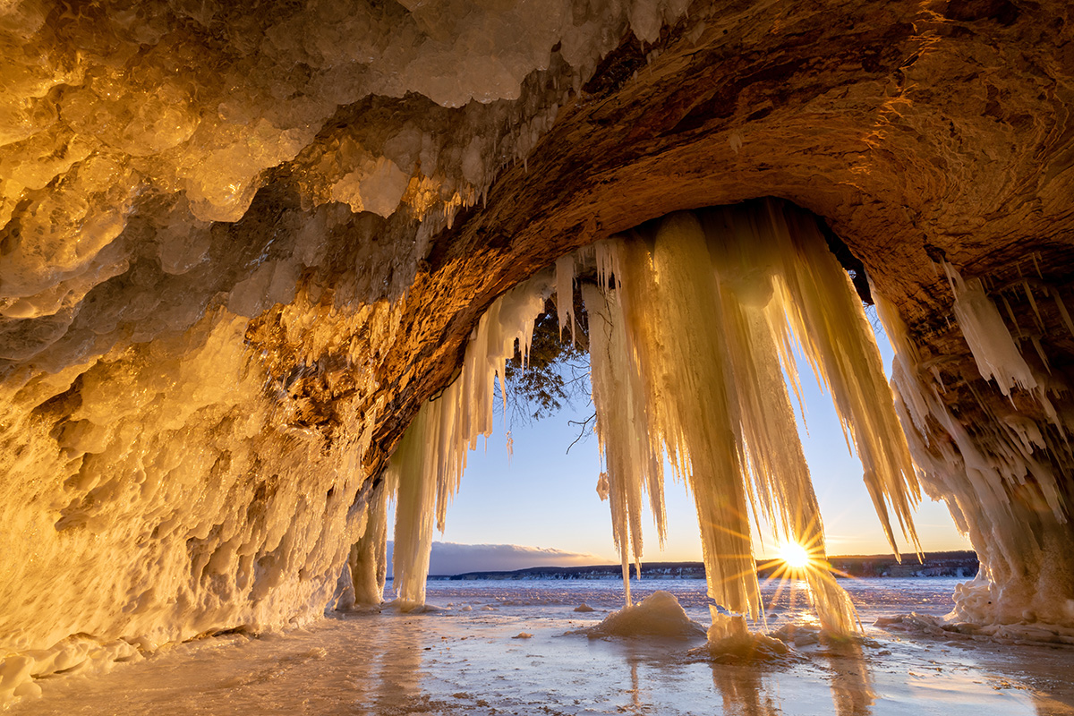These Stunning Ice Caves In Northern Ontario Are A Once-In-A-Lifetime ...