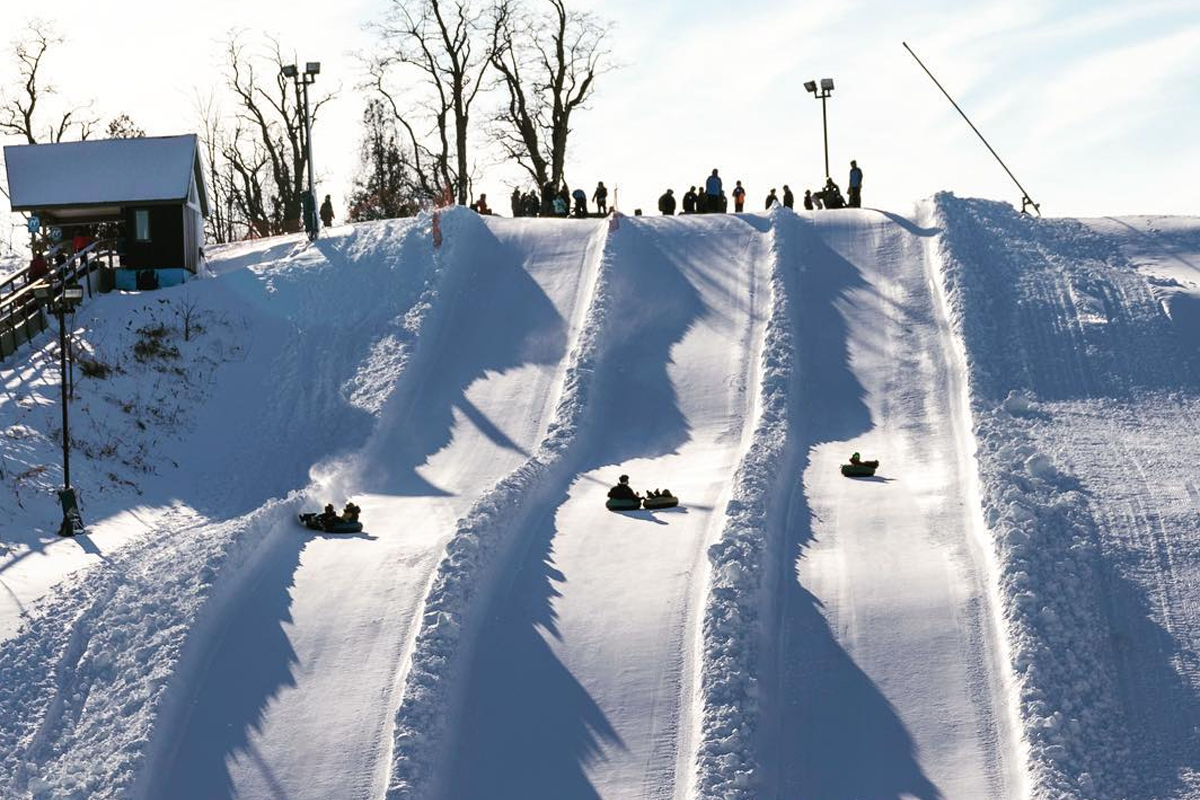 This Massive Snow Tubing Park 2 Hours From Toronto Features 10-Storey ...