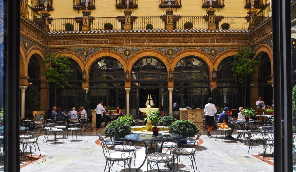 10 patios de Sevilla que enamoran