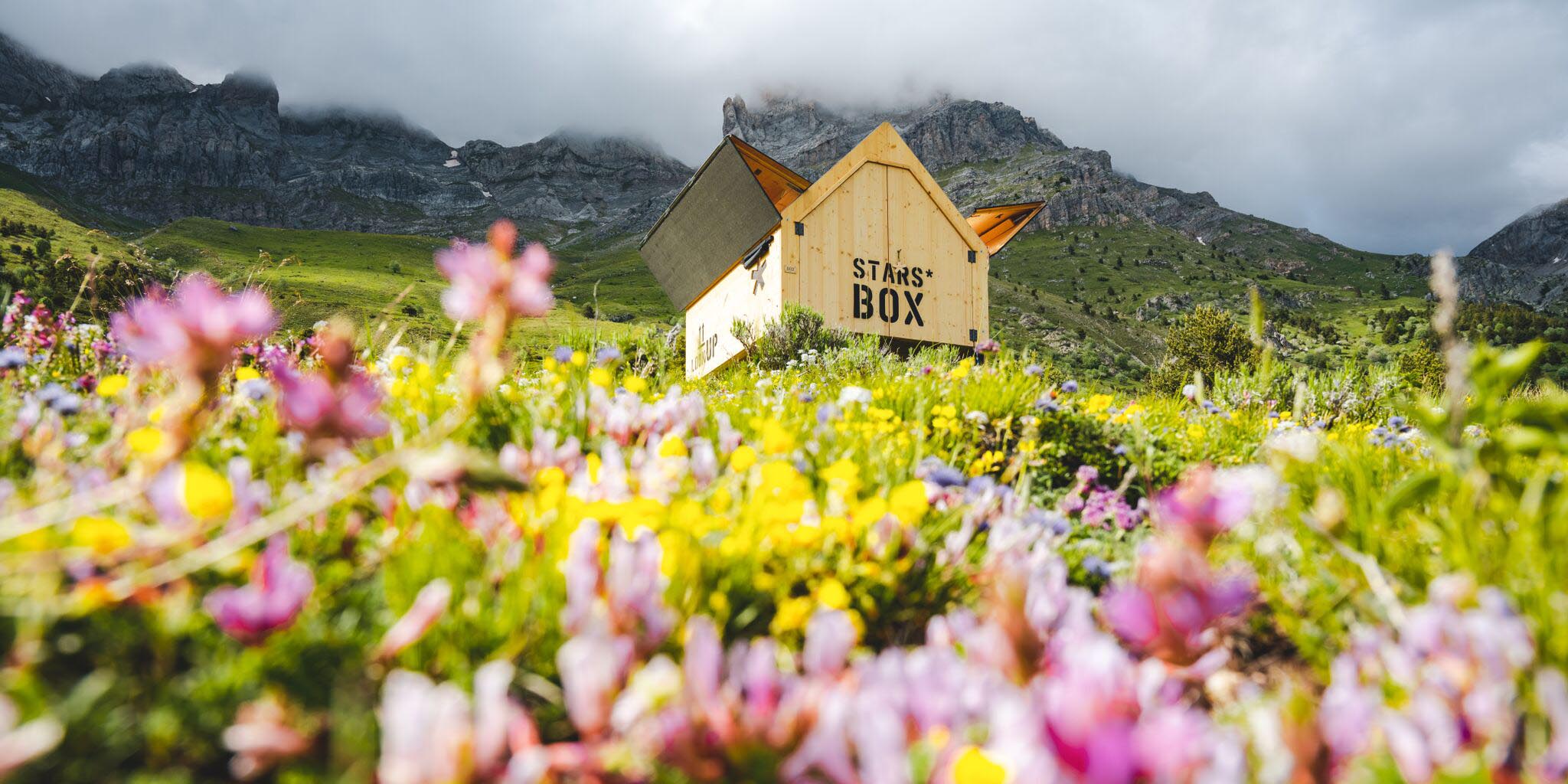 Starsbox: la casetta in legno per dormire sotto il cielo stellato