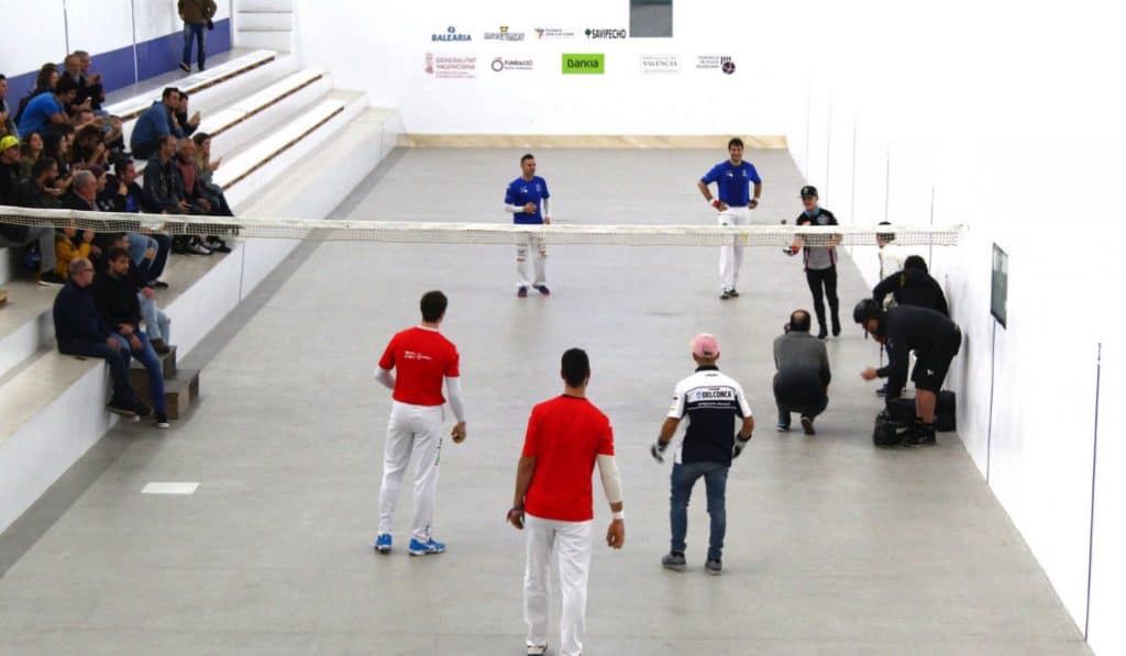 El restaurante de Valencia que esconde un estadio de pilota valenciana