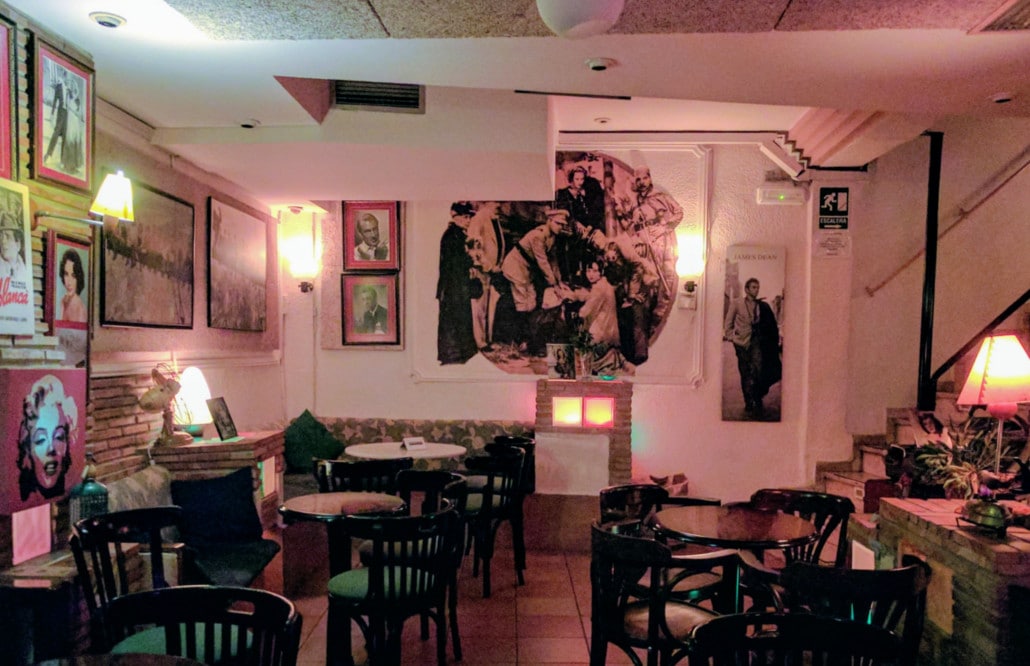 Así es Christopher Lee, el pub más antiguo de Valencia - Valencia Secreta