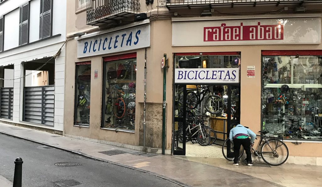 Rafael Abad: la tienda de bicicletas más antigua de España está en Valencia - Valencia Secreta