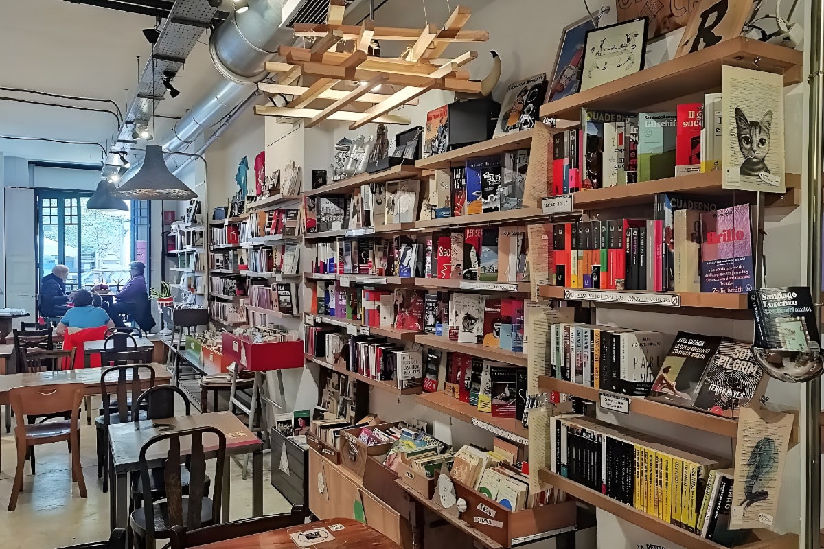 The best 10 bookstores in Valencia to enjoy books
