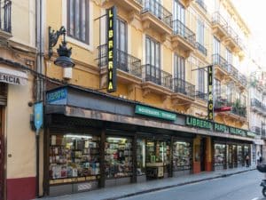 The best 10 bookstores in Valencia to enjoy books