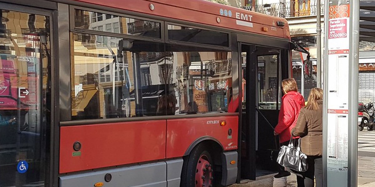 Los autobuses de la EMT admitirán de nuevo efectivo a partir del lunes