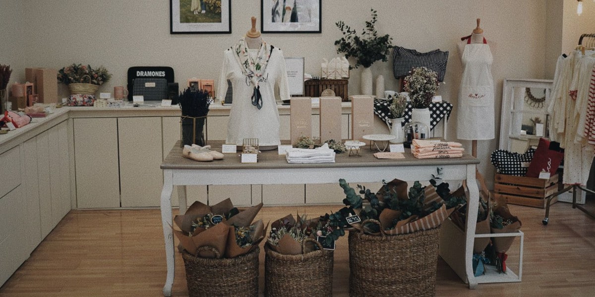 La 'influencer' Lucía Be abre una tienda en Valencia