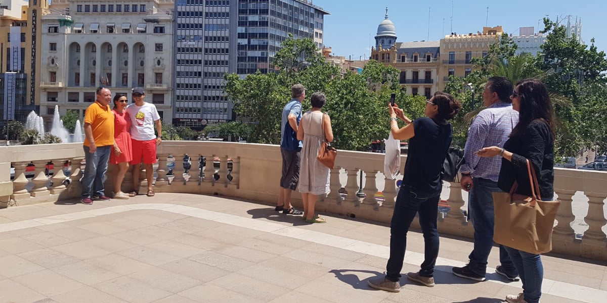 ¿Sabías que puedes visitar gratis el balcón del Ayuntamiento de Valencia?