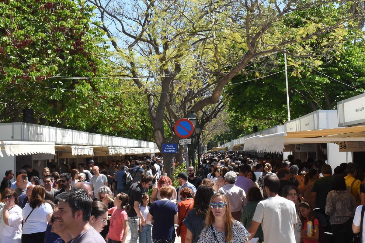 Vuelve la Feria del Libro 2025 a Valencia: programación y horarios