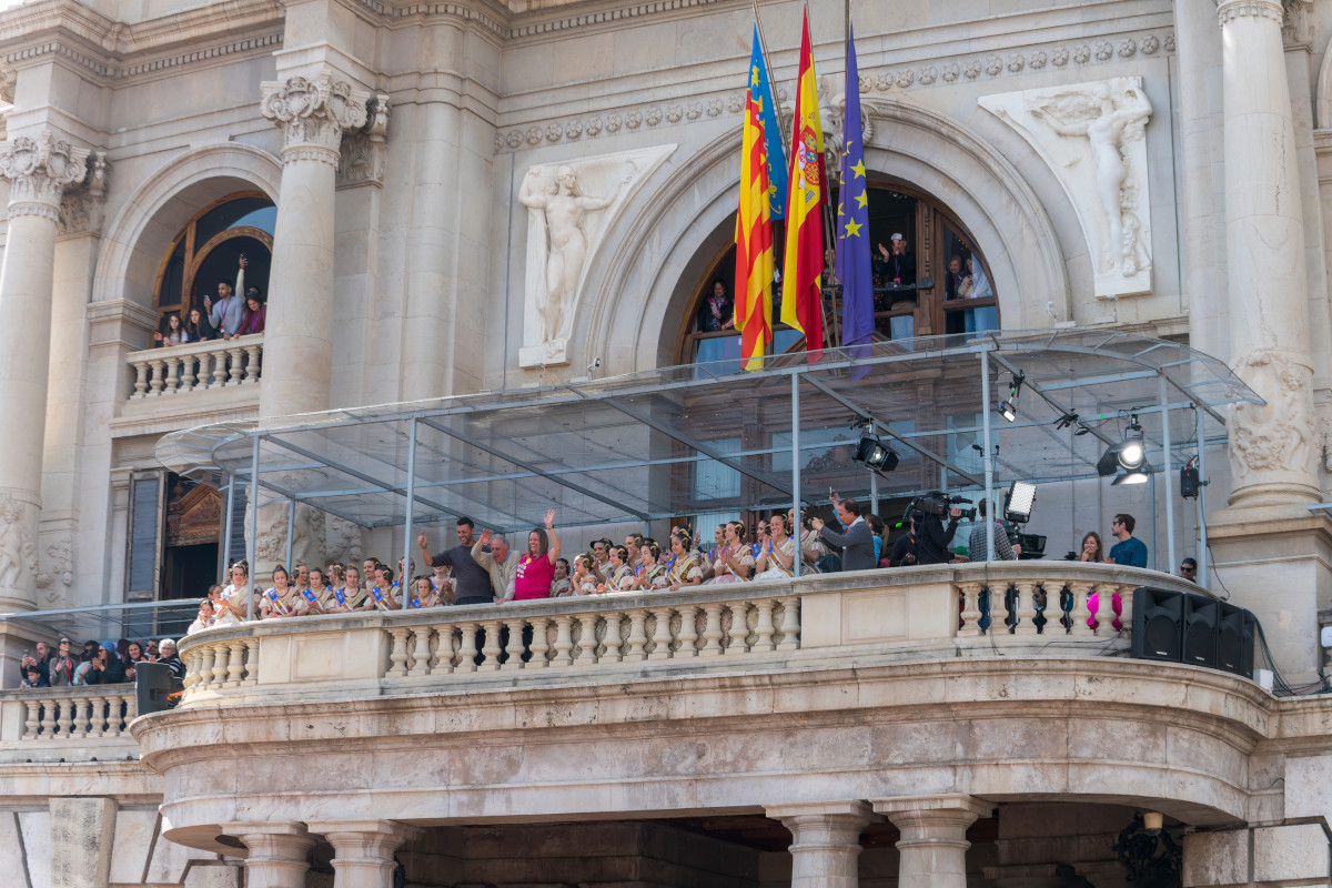 The Balcony of the Valencia City Hall, closed during August