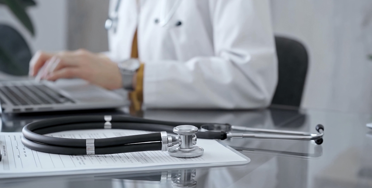 Healthcare Volunteers Offer Free Medical Assistance