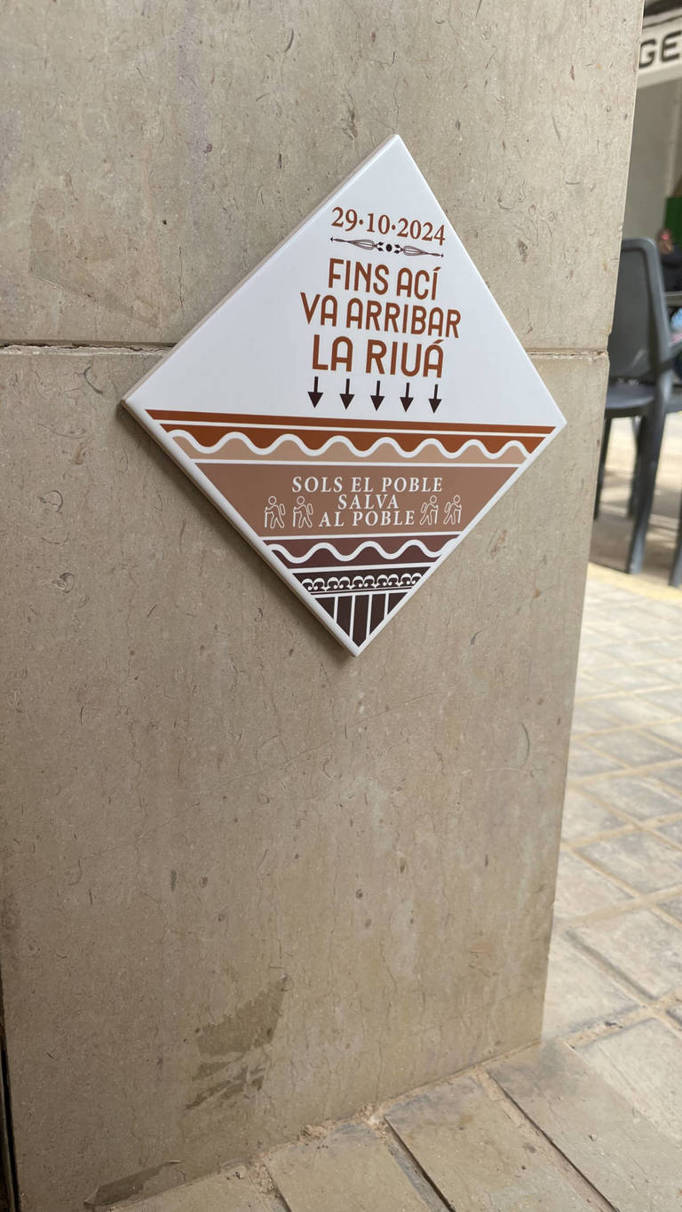 "Hasta aquí llegó la riada": the tiles that remember the impact of the ...