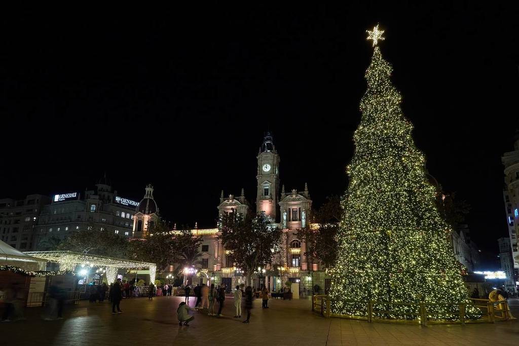 El encendido de las luces de Navidad de 2025 en Valencia ya tiene fecha ...